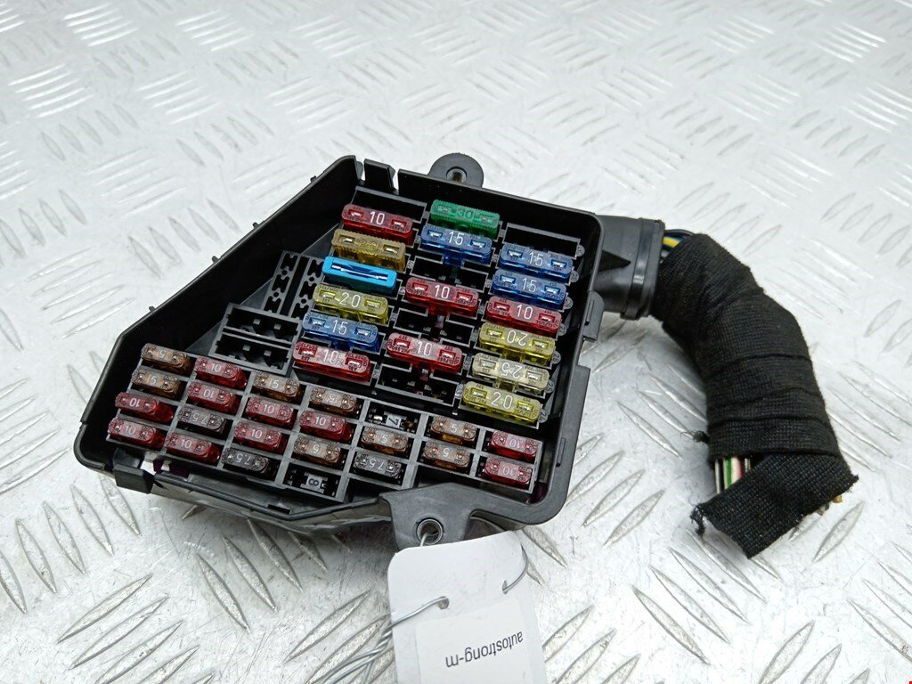 Блок предохранителей Audi A3 8L 8D1941824 арт. 1862153