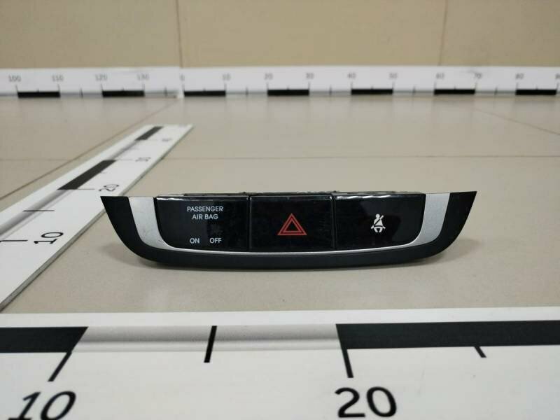 Блок кнопок Hyundai ix35 LM 2010-2015 кат.номер: 847402S450TAN 937902S100BLH 847402S350TAN