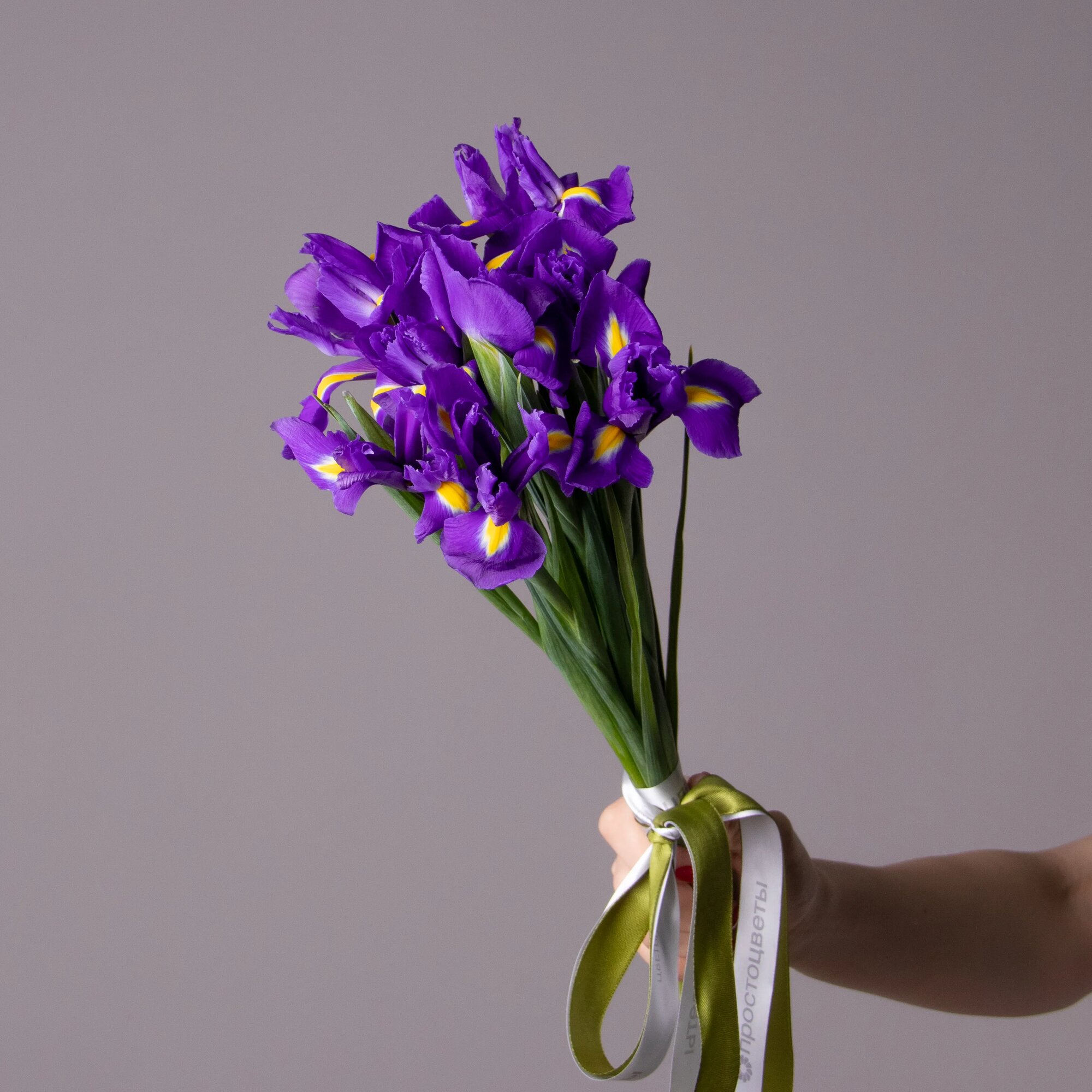Букет Ирис "Блу Мэджик" 9 шт Высота 60 см под ленту от "Простоцветы"