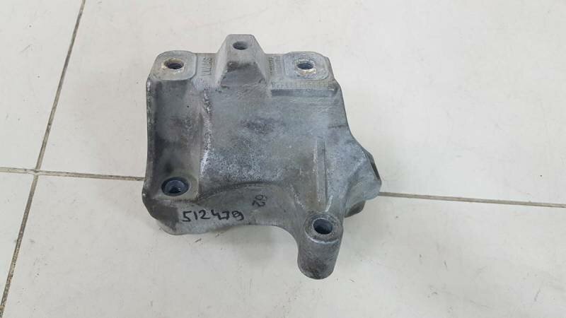 Кронштейн КПП Skoda Octavia A7 2013 кат.номер: 5Q0199117A