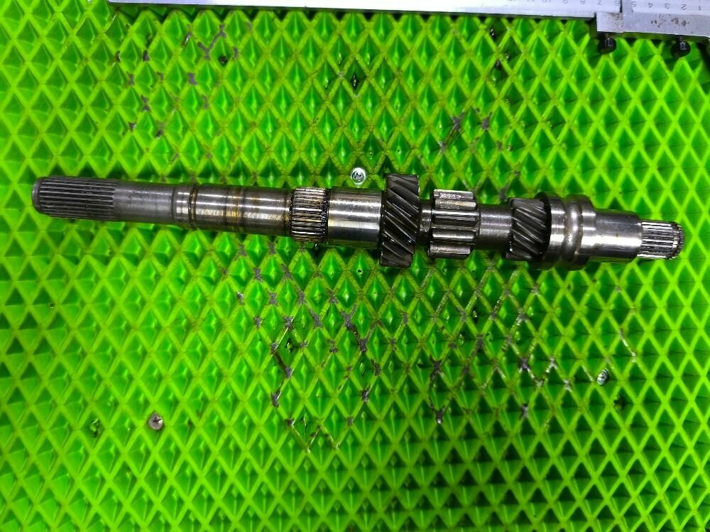 первичный вал Фольксваген Поло QAA 13+21 02T311103AF