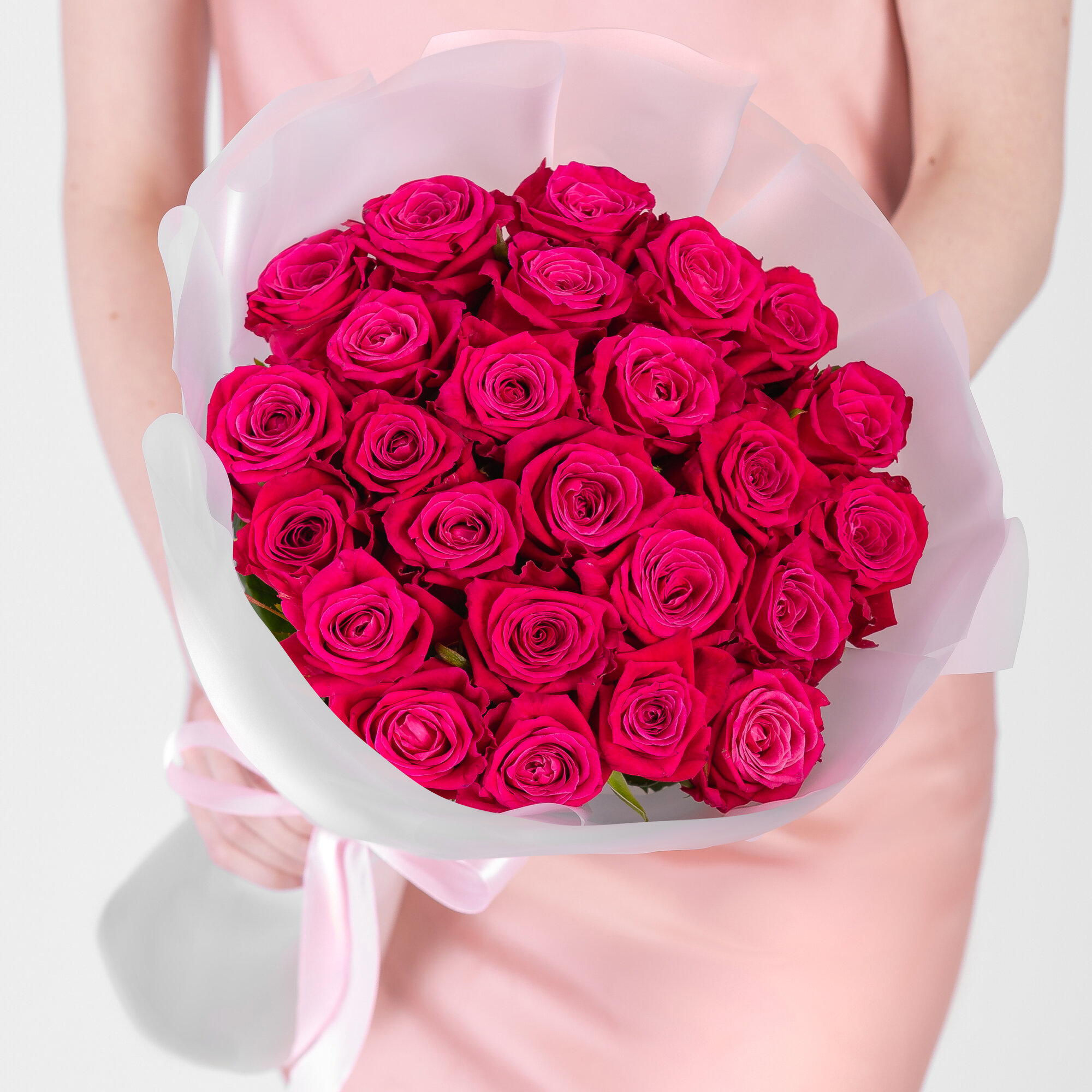 Букет Мегацвет24 "Шангри Ла", 25 роз, высота 40см, малиновый цвет