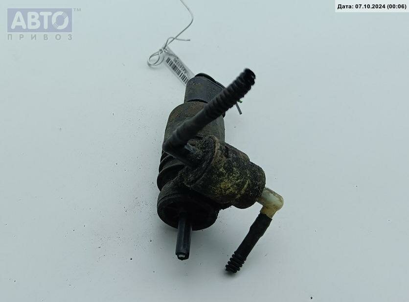 Насос (моторчик) омывателя стекла Volkswagen Passat B5+ (GP)