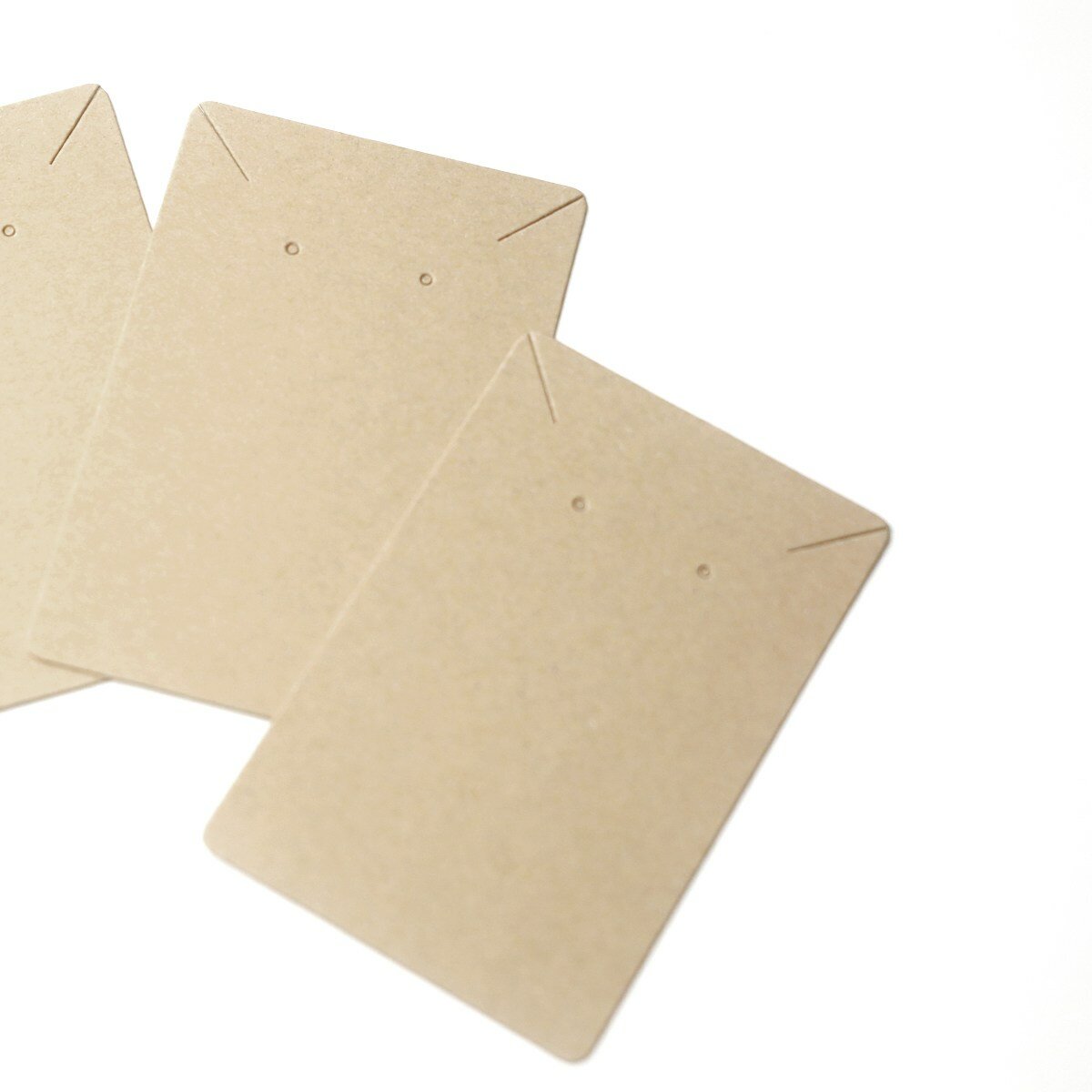 Бирка дисплей с вырубкой для серег 50 шт, картон бежевый, 90x60 мм / держатель для сережек / картонка для сережек