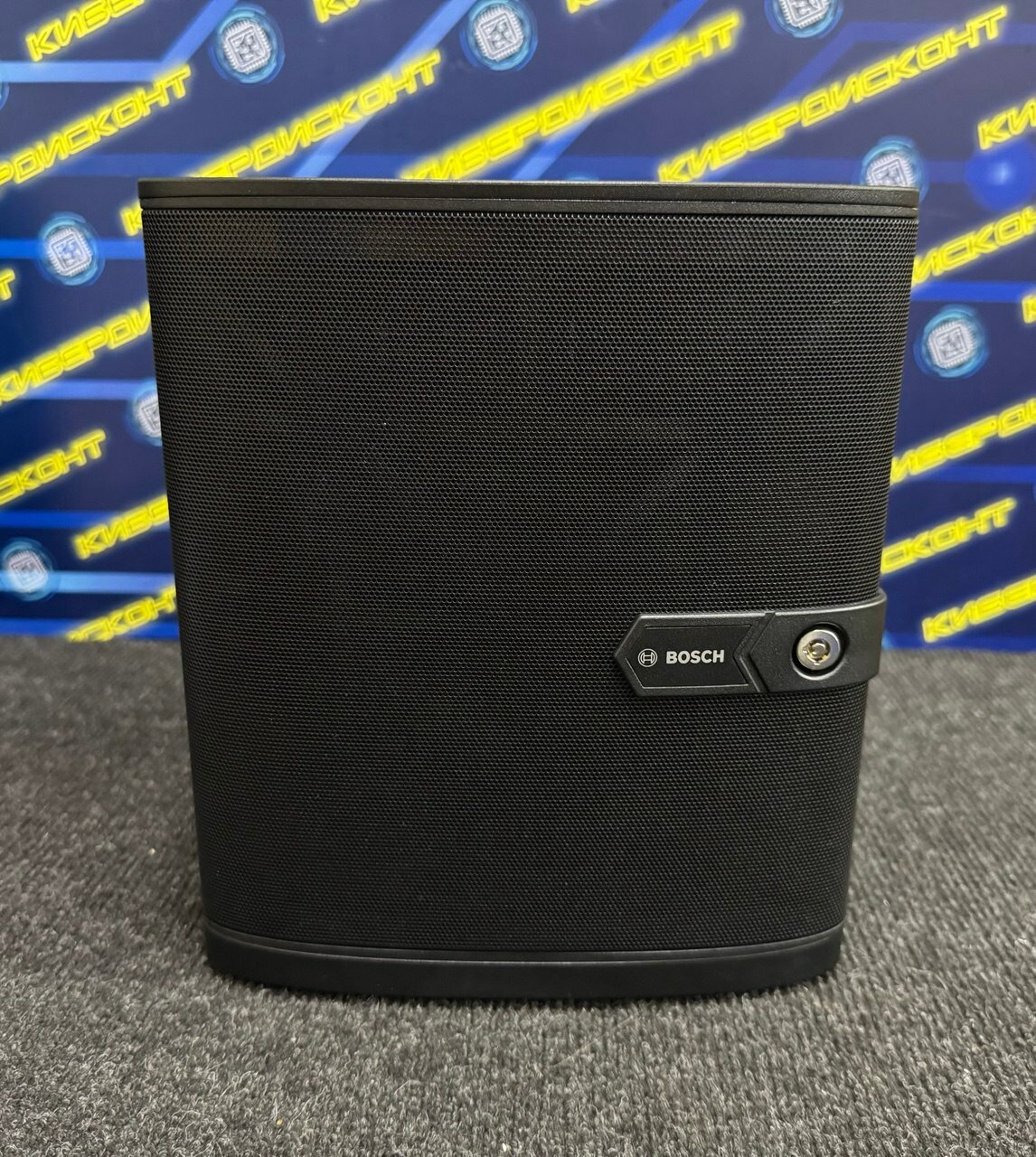 Комплексное устройство записи Bosch DIP-5240GP-00N, 8 GB, SDD, 256 GB Toshiba