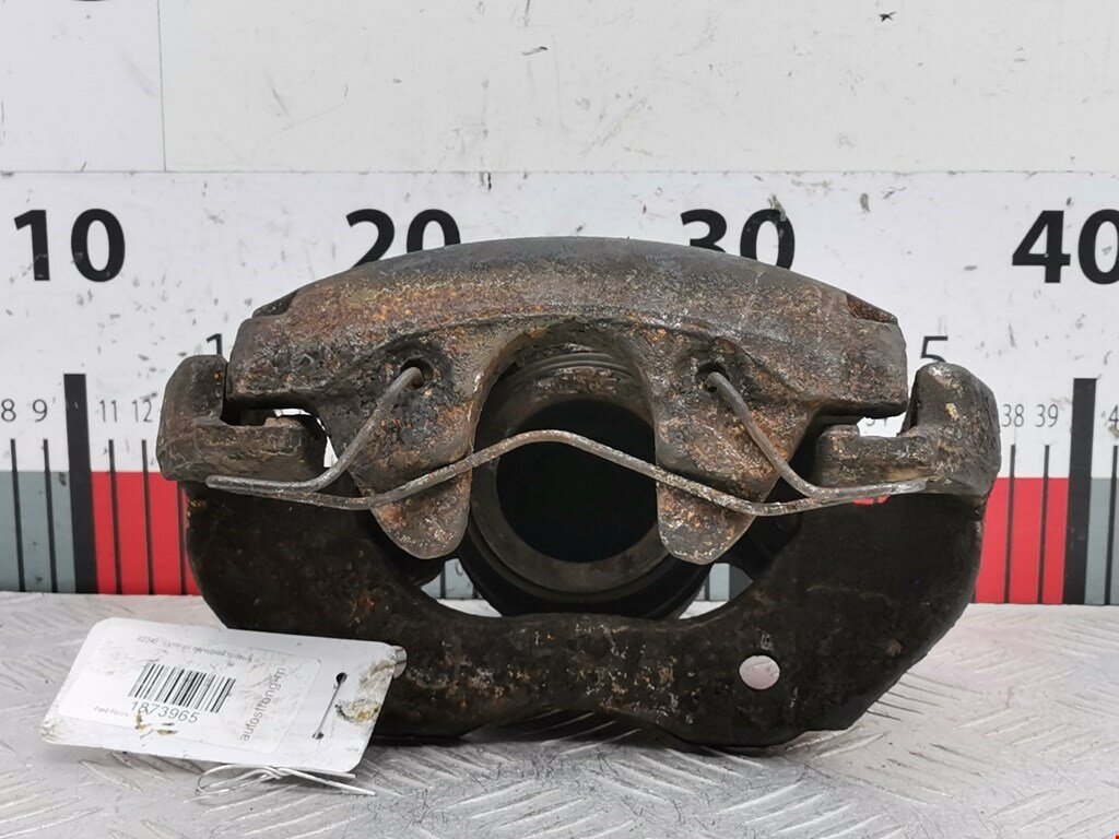 Суппорт передний правый Ford Focus 2 1682875 арт. 1873965