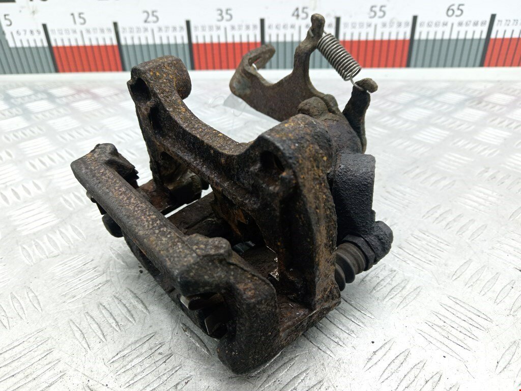 Суппорт задний правый Mazda CX-5 (KE) K0Y12698ZA арт. 2033932