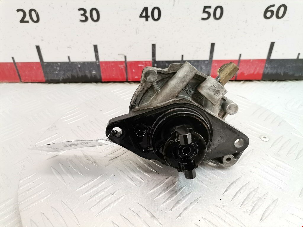 Насос вакуумный Opel Corsa C 55268136 арт. 1273108