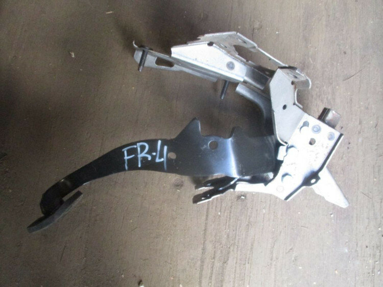 Педаль тормоза 1801625 8V512450EA Форд Фиеста c МКПП с 2012 по 2017г C91FAL3