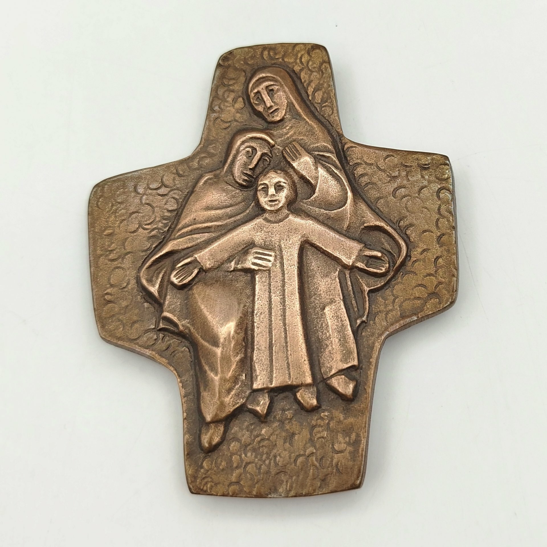 Крест подвесной с барельефным изображением Святого семейства, бронза, литье