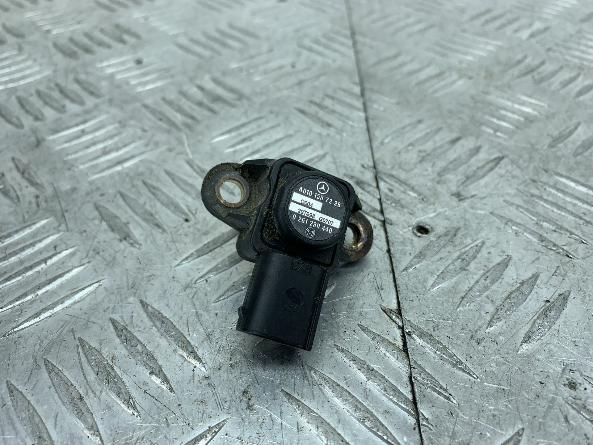 Датчик давления наддува Mercedes-Benz Sprinter W906 (2006 - 2014) A0101537228