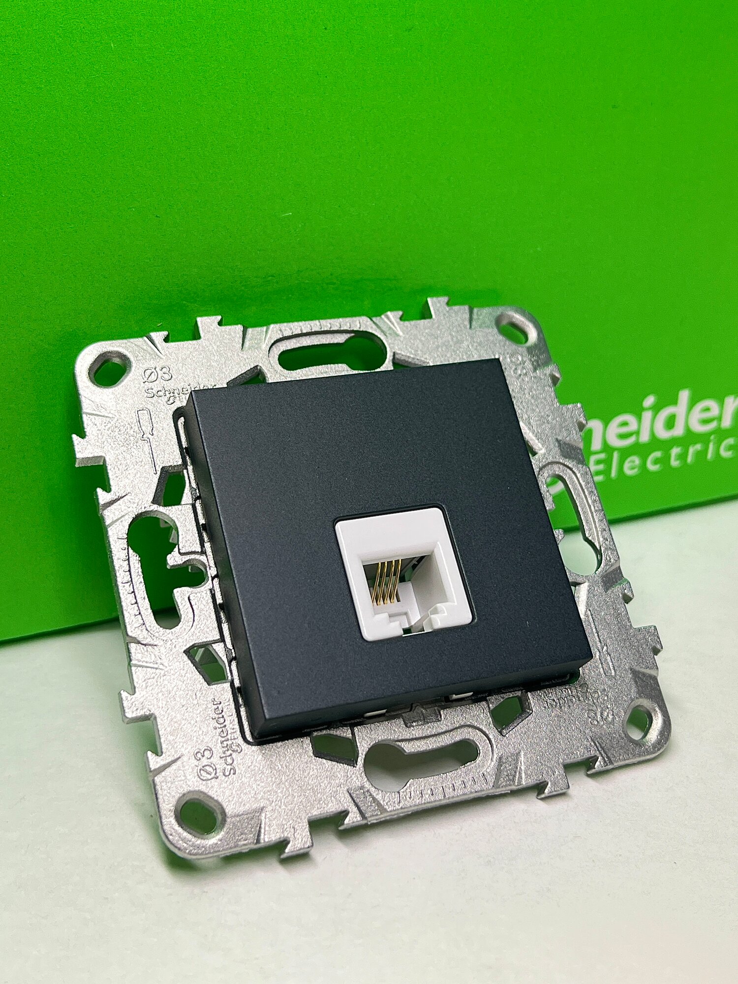 Розетка телефонная RJ11 одиночная 4 контакта Schneider Electric Unica NEW, антрацит NU549254