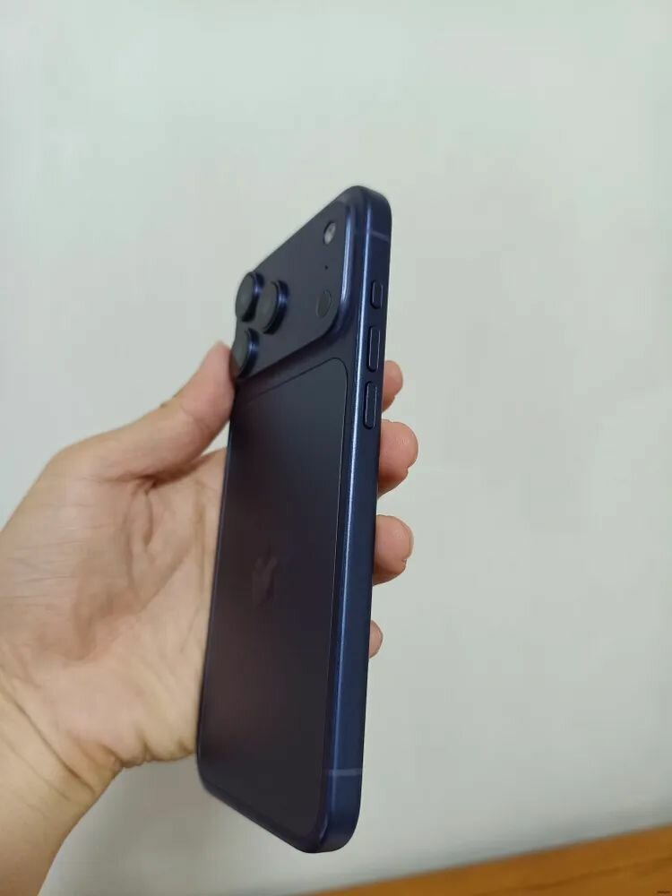 Макет iPhone 17 Pro Max Тёмно-синий