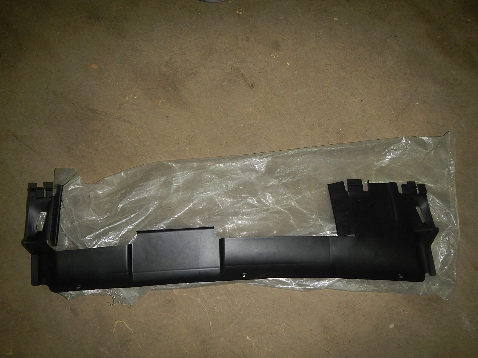 Б/У Дефлектор радиатора верхний, Renault (Рено)-Кангу RENAULT KANGOO (97-03) Новый 191246 RENAULT арт. 7700304922