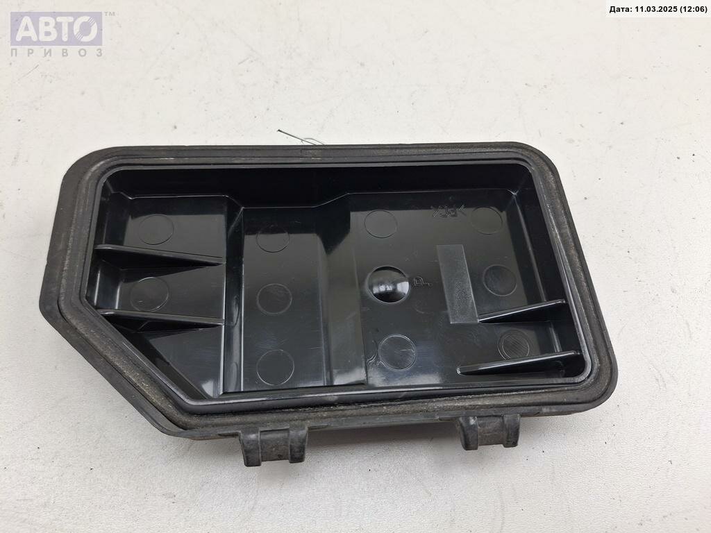 Крышка (заглушка) задняя фары правой Ford Focus 1 (1998-2005)