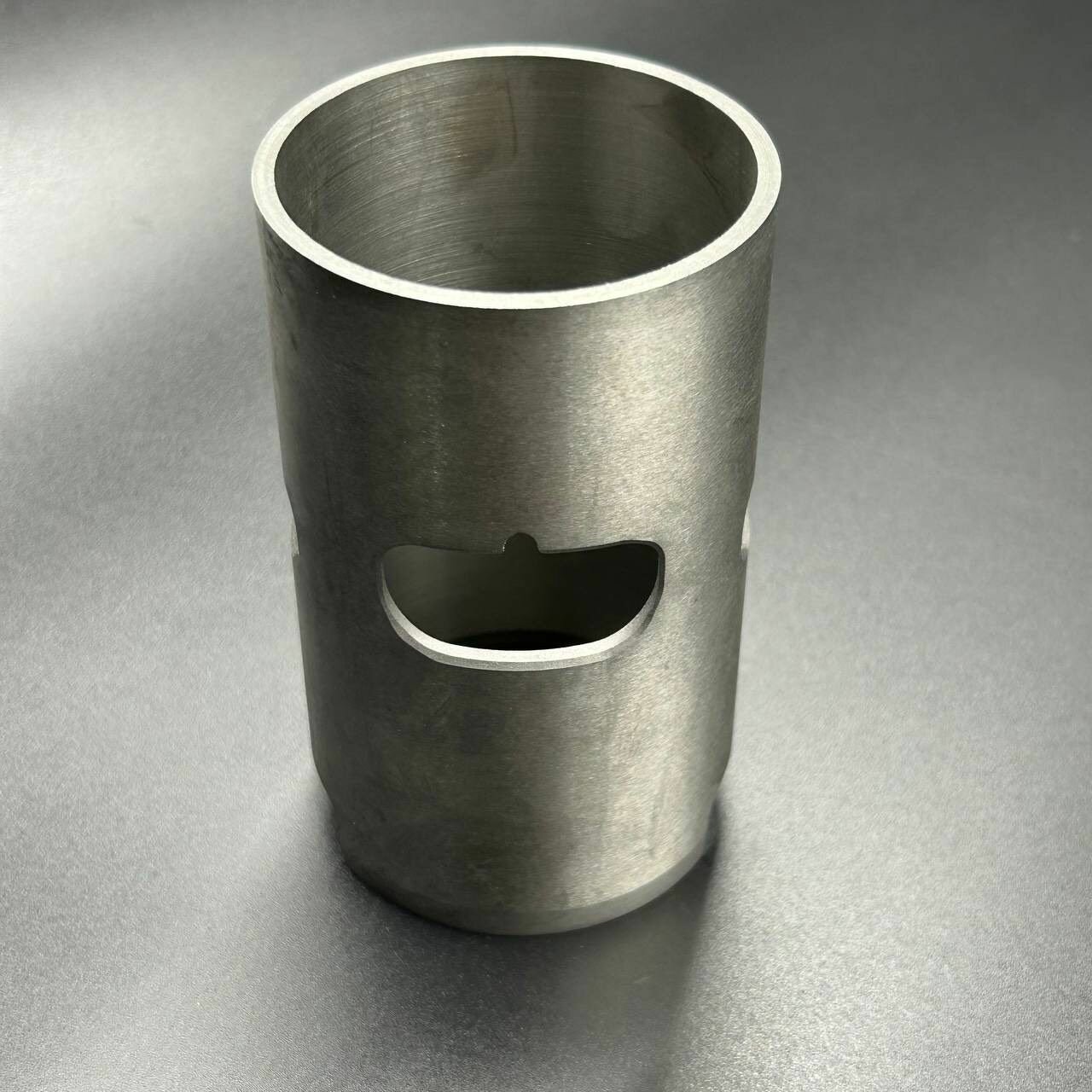 Гильза цилиндра Yamaha 9.9-15 (63V-10935-00; 682-10935-00) (YUELANG)