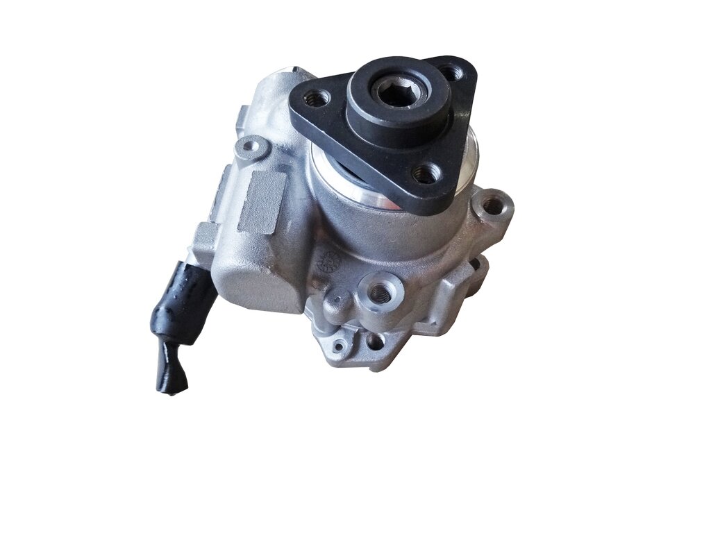 Насос ГУР дв. Cummins ISF 2.8 со штуцером Г-NEXT