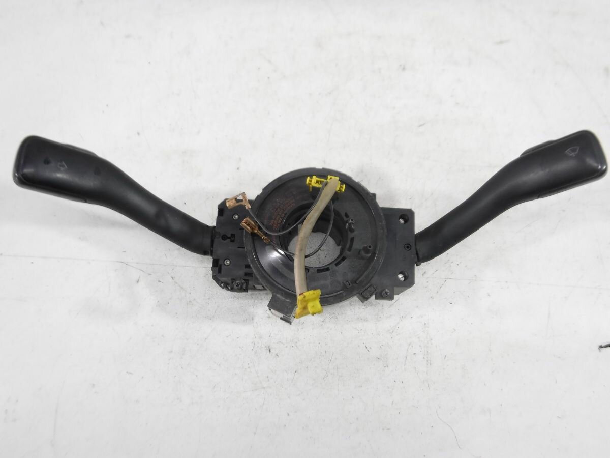 Переключатель подрулевой Volkswagen Passat B5 (1996—2001) 8L0953513