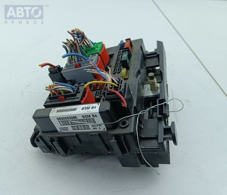 Блок предохранителей Peugeot 307