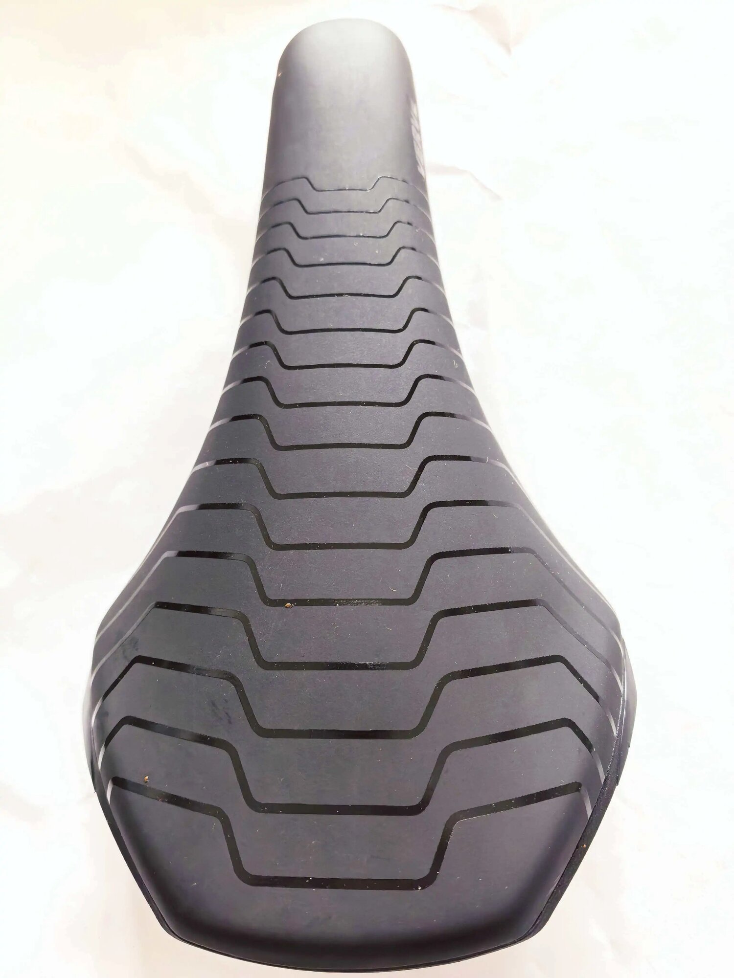 Велосипедное седло Selle Royal VERVE с длинными рельсами 27 x 14,5 мм и подвеской