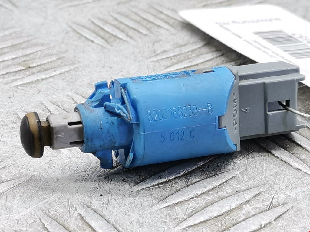 Датчик положения педали сцепления (Выключатель сцепления) Renault Megane 2 8200168239 арт. 2158657