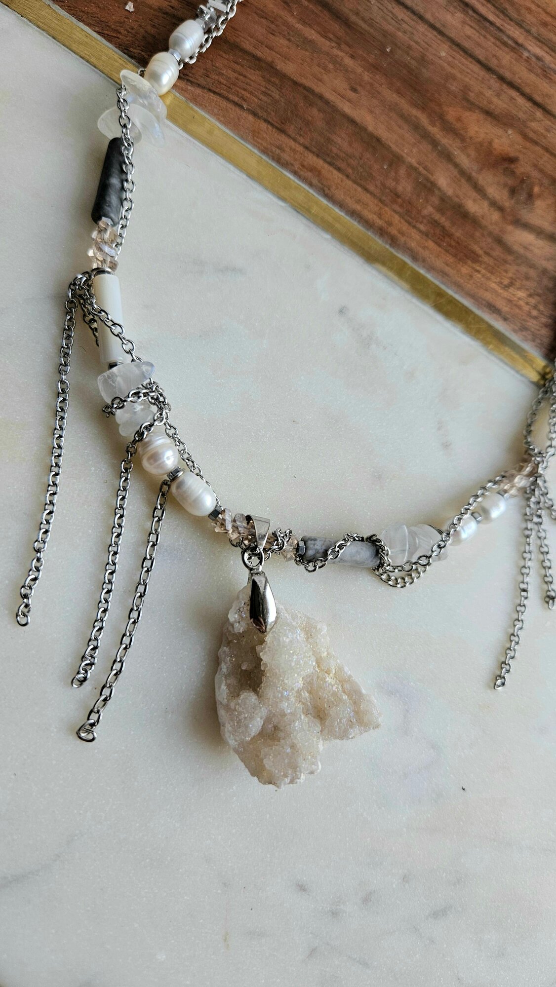 Колье, яшма, перламутр