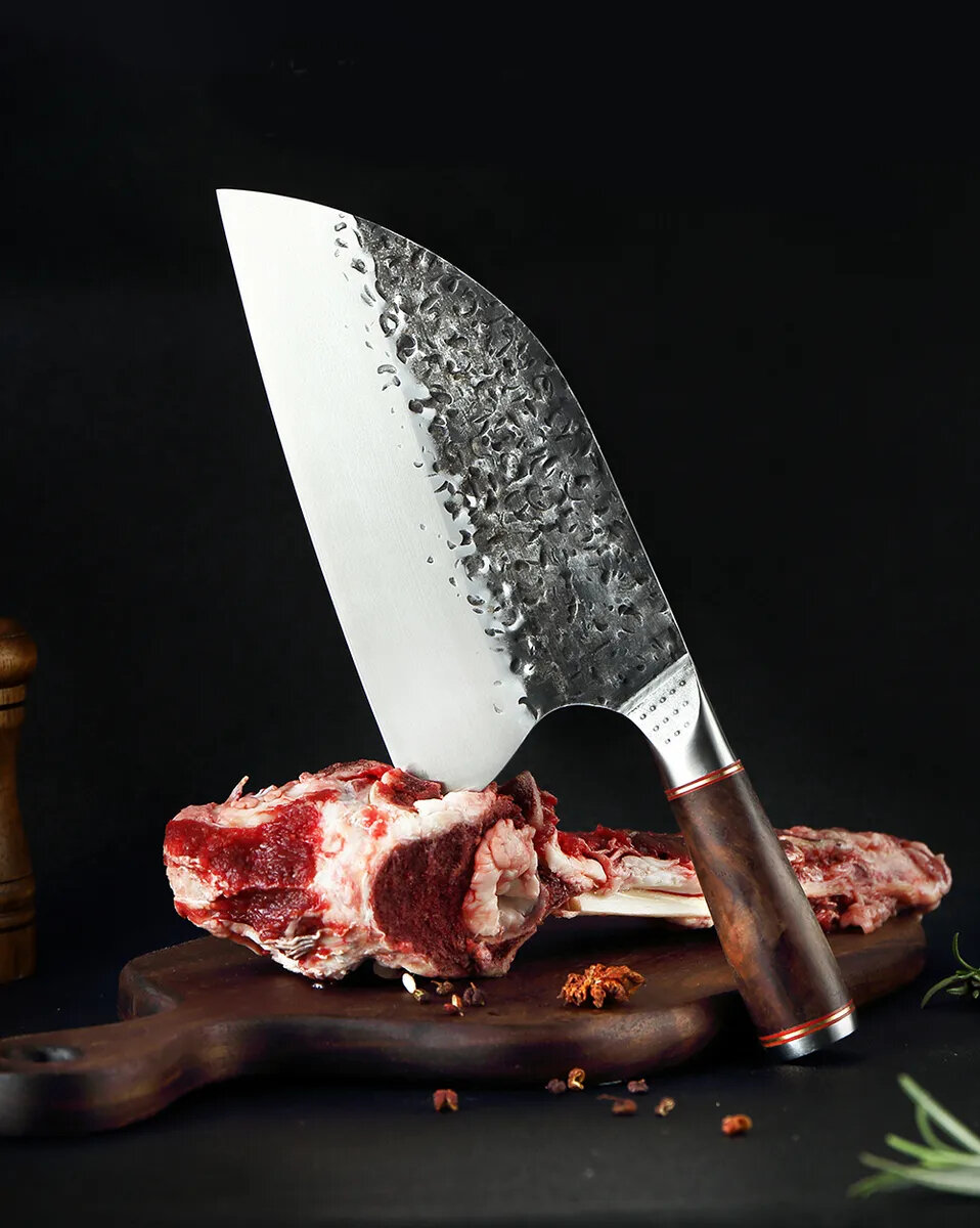 Кованый поварской нож со стальным острием, длина лезвия 20,5 см.-