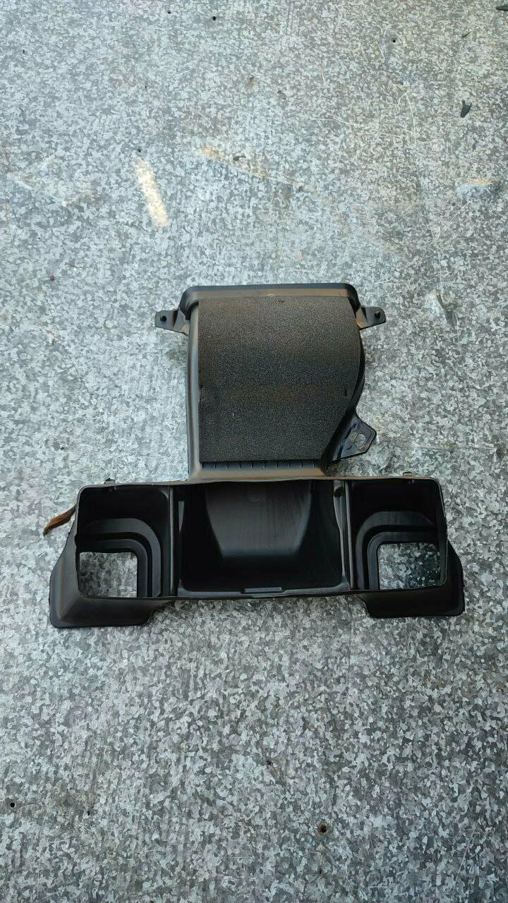 Воздуховод в торпедо Toyota Yaris 558400D010