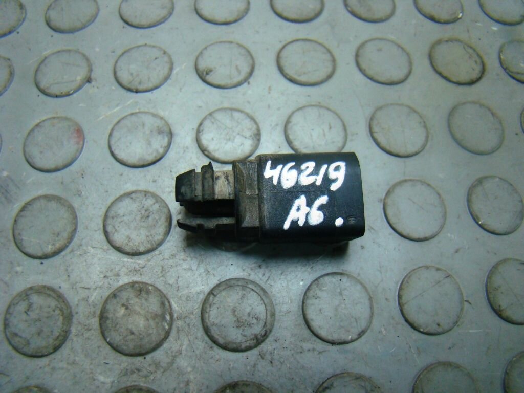 Датчик температуры воздуха Audi Allroad quattro 2006-2012 8Z0820535 (с пробегом)