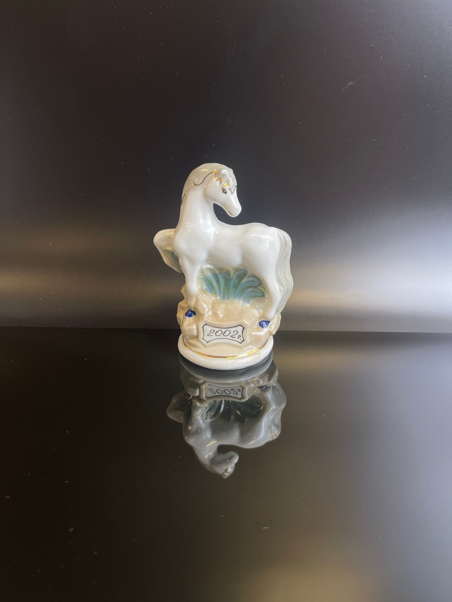 Статуэтка фарфоровая лошадь, конь, глазурь, винтажная