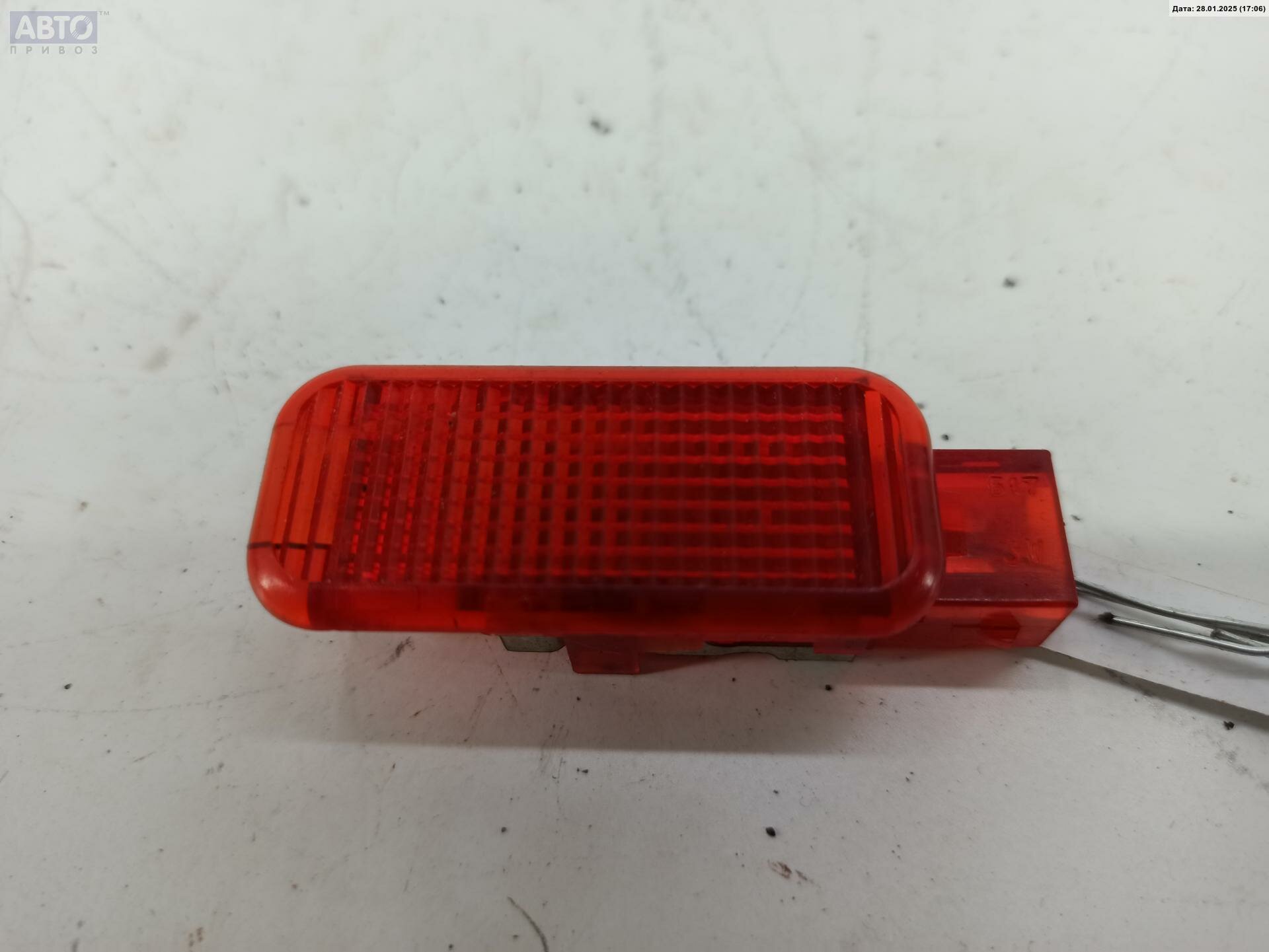 Фонарь салонный (плафон) Audi A4 B7 (2004-2008)