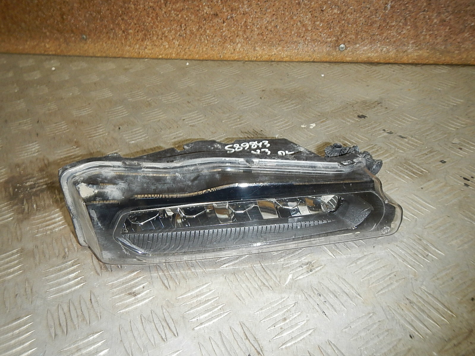 Б/У Фара противотуманная левая, BMW (БМВ)-X3 (G01) (17-) BMW X3 (G01) (17-) Сломаны крепления. 589843 BMW арт. 63179492771