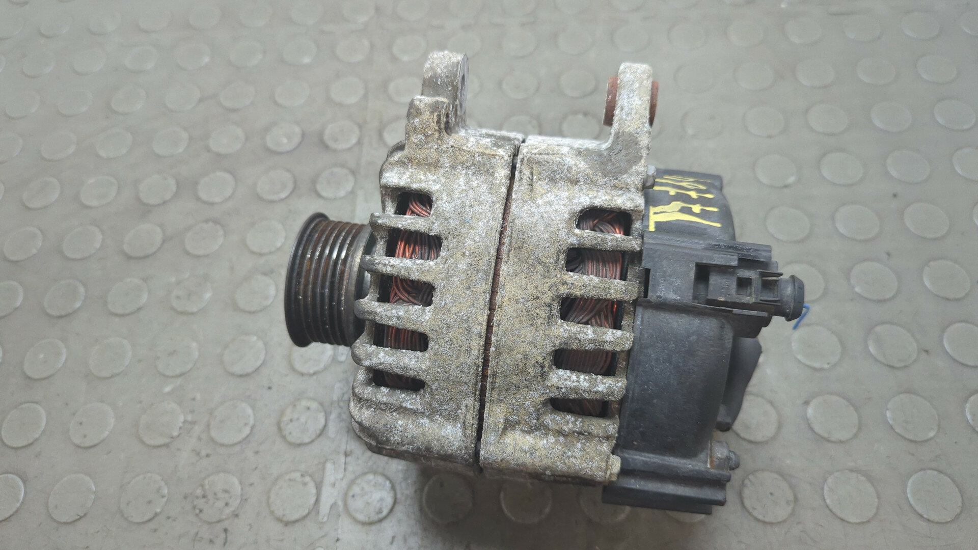 Генератор Audi Q7 Б/У