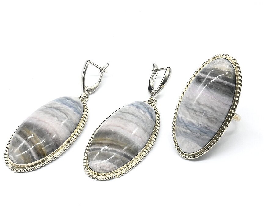 Комплект бижутерии: кольцо, серьги, флюорит