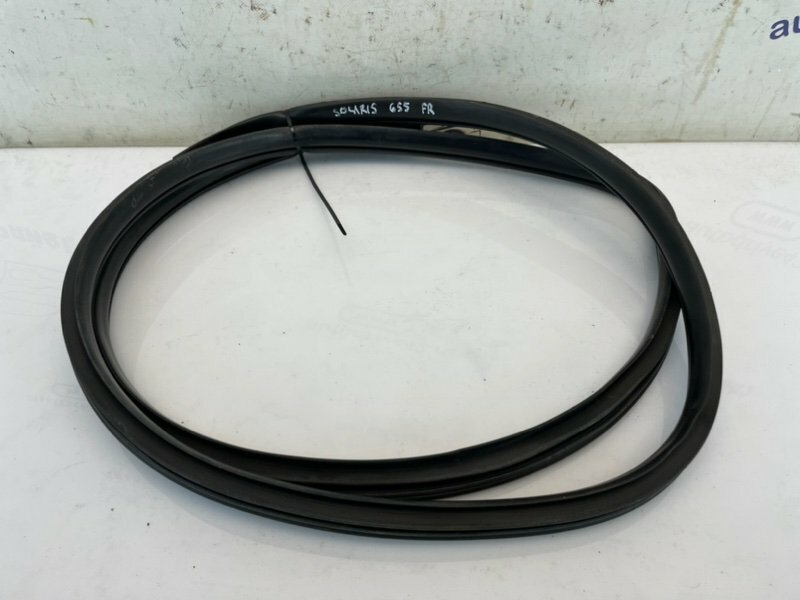 Б/У уплотнитель проема двери Hyundai Solaris 2012 RB G4FC Перед. Прав. 54087 Hyundai-KIA арт. 821404L000