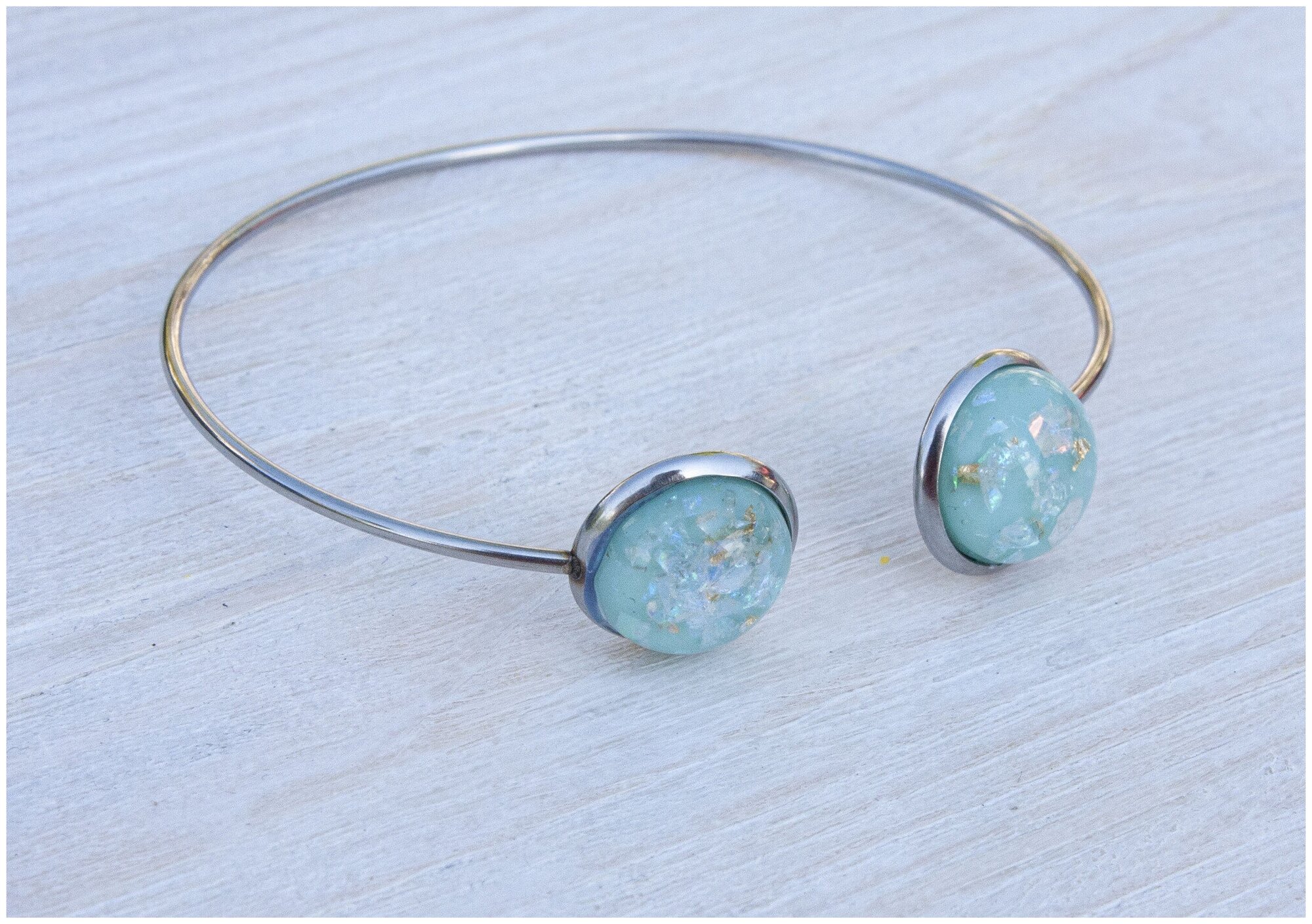 Незамкнутый браслет