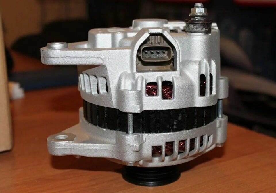 Генератор CHERY Tiggo(T11), Eastar, CrossEastar 2.4л двиг. 4G63, SMW250309 - Chery арт. SMW250309