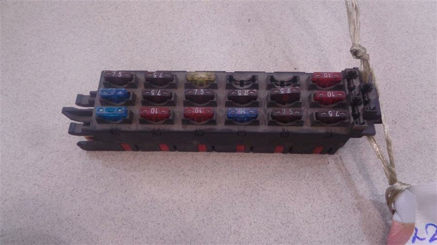 Блок предохранителей подкапотный от Mercedes-Benz C-Сlass W202 1993-2000