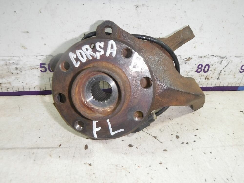 Кулак передний левый Opel Corsa B