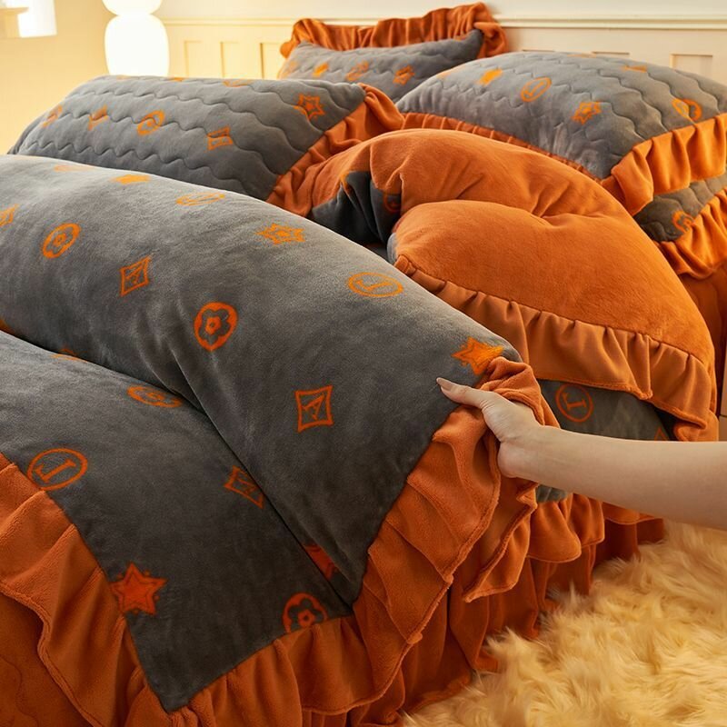 Плотный стеганый чехол для матраса, комплект из четырех предметов из молочного флиса, зимний пододеяльник из флиса кораллового цвета с кружевом, комплект из трех простыней, подзор для кровати,200*230cm