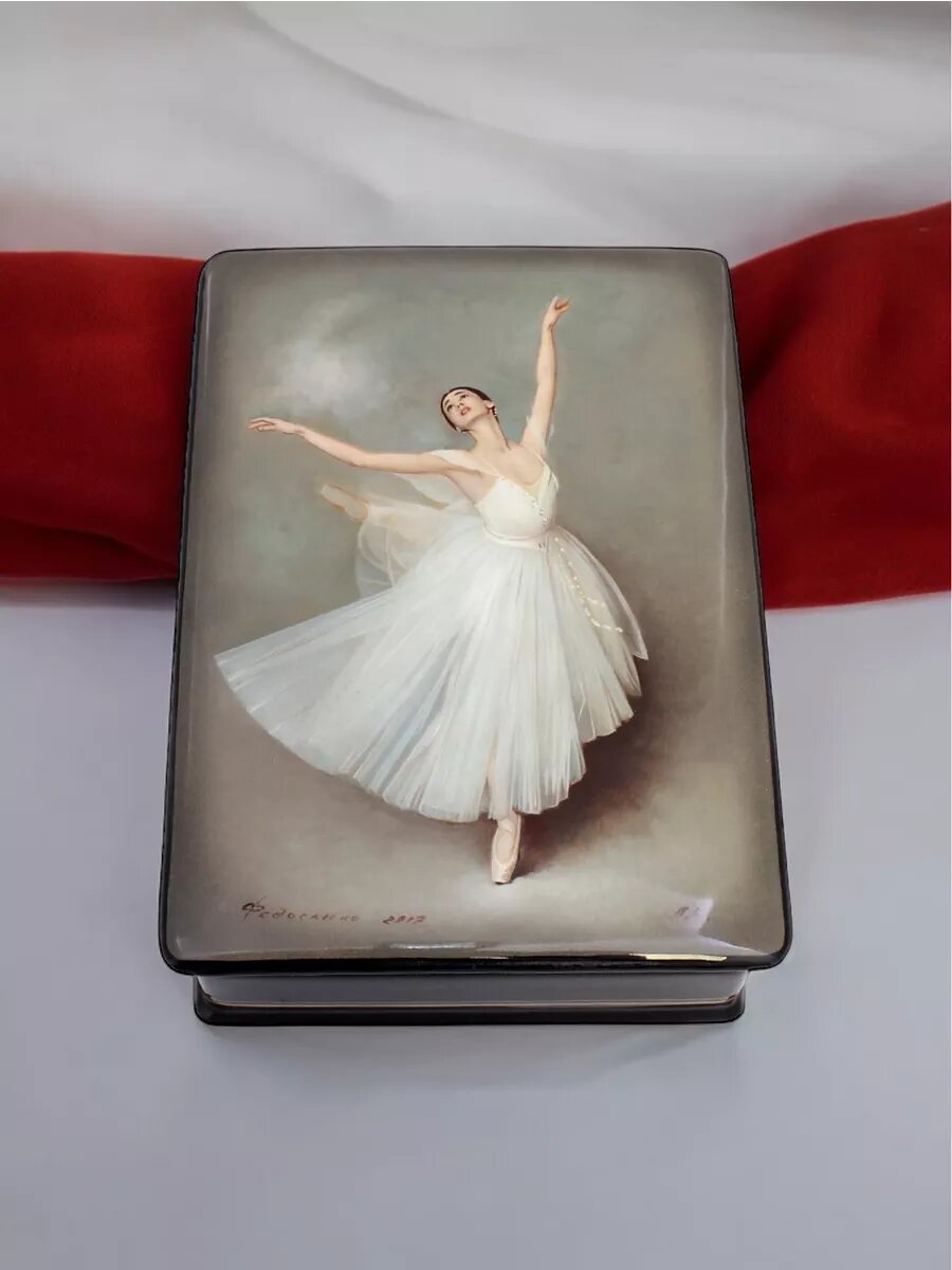 Шкатулка лаковая миниатюра "Балет"