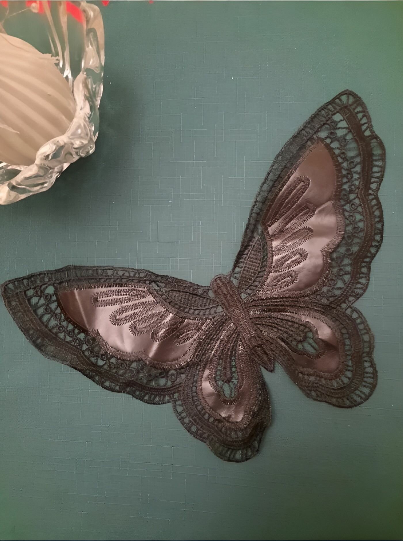 Аппликация (патч) "Бабочка" расшитая пайетками 21x22см