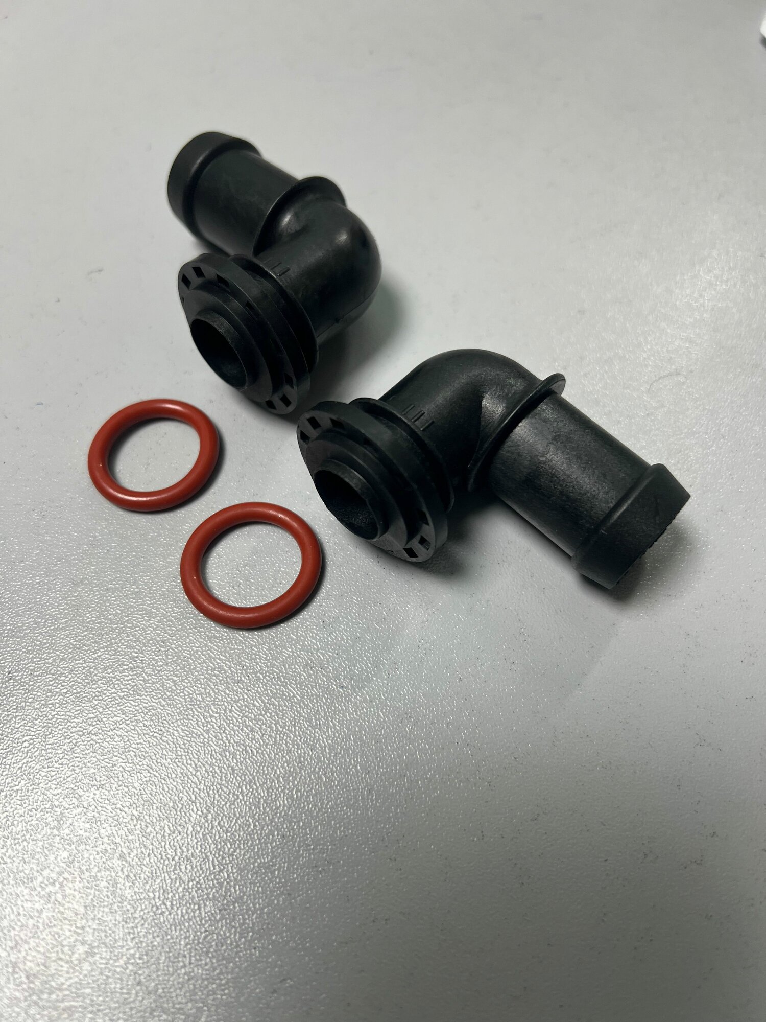 Комплект штуцеров 20мм, 90гр. Webasto Thermo Top c уплотнилелями (2 штуки)