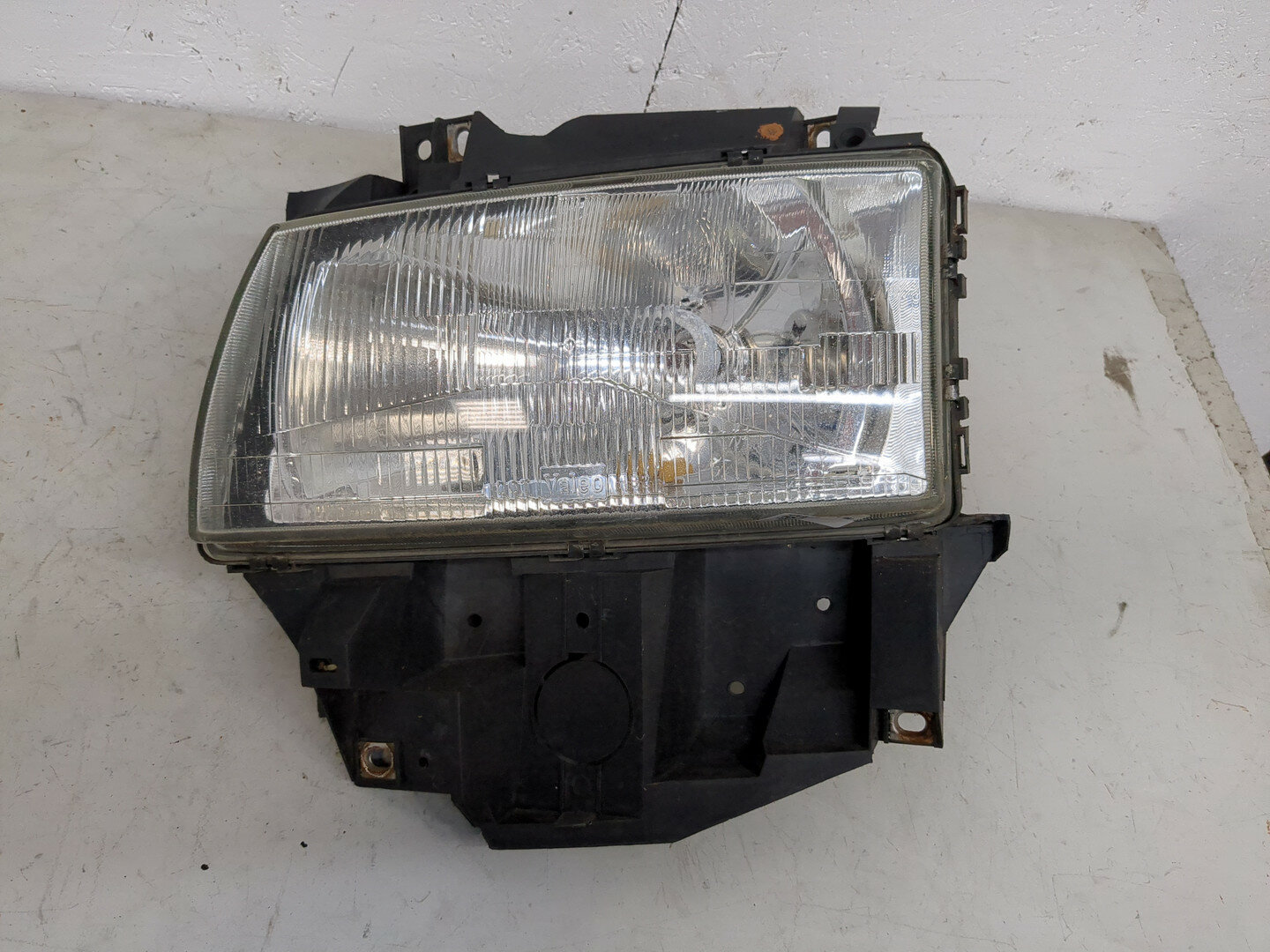 Фара (передняя) левая Volkswagen Transporter 4 Б/У