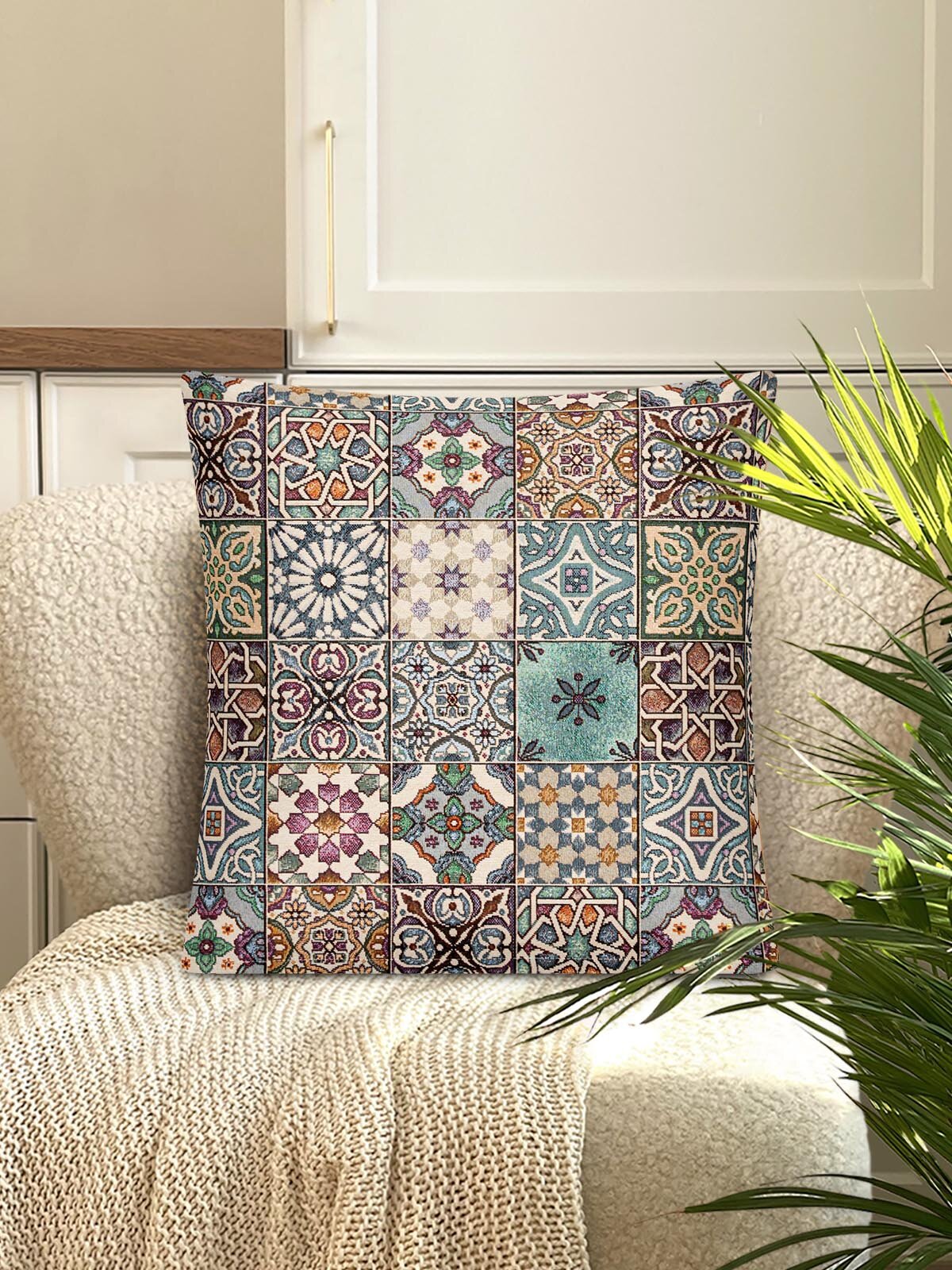 Наволочка гобеленовая Le Gobelin Марокканская мозаика ультрафиолет 45х45 см