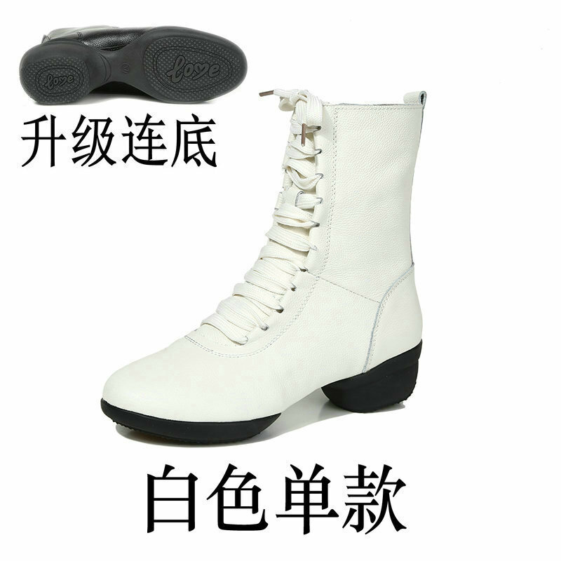 Спортивные туфли