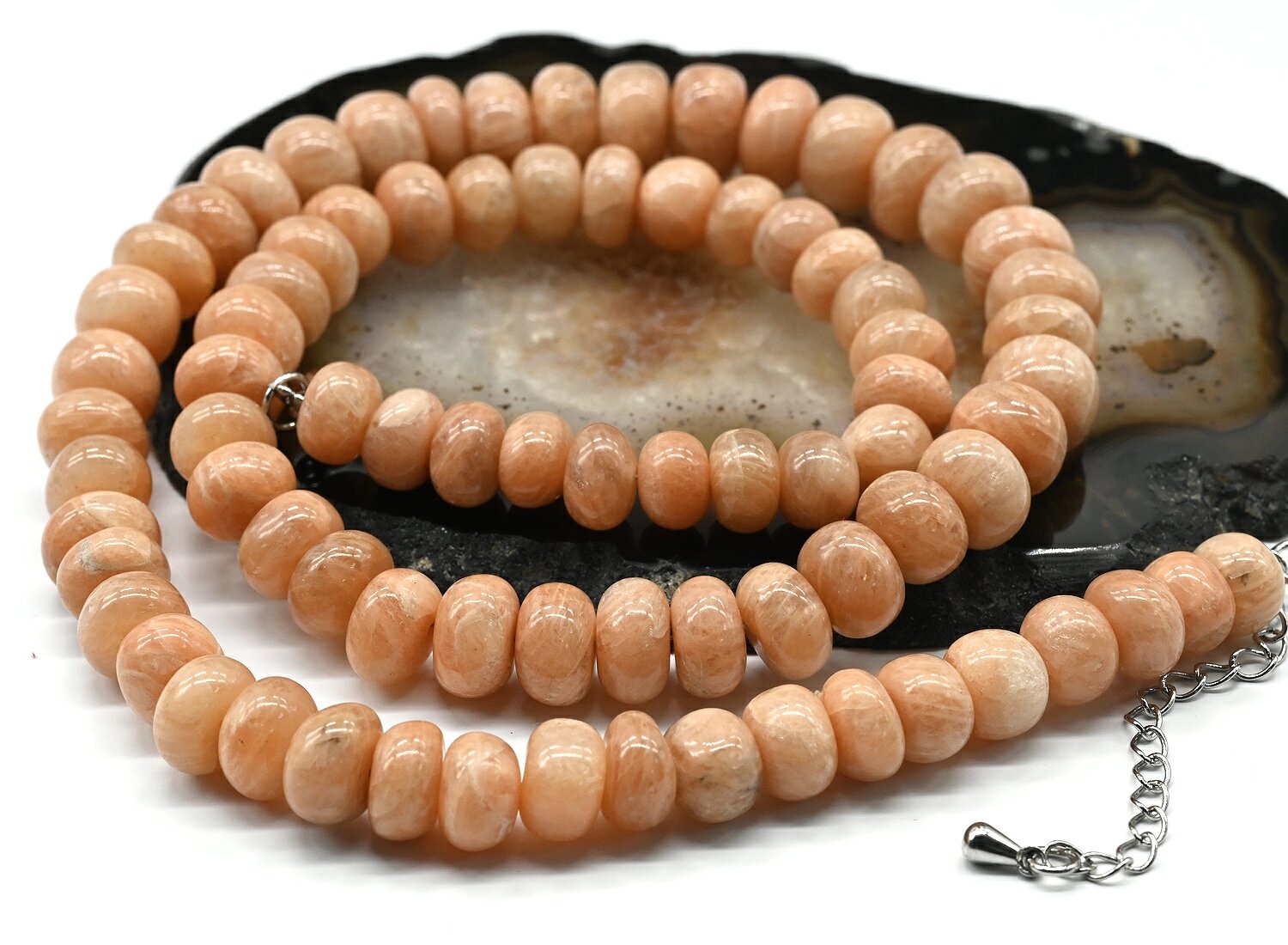 Бусы, лунный камень