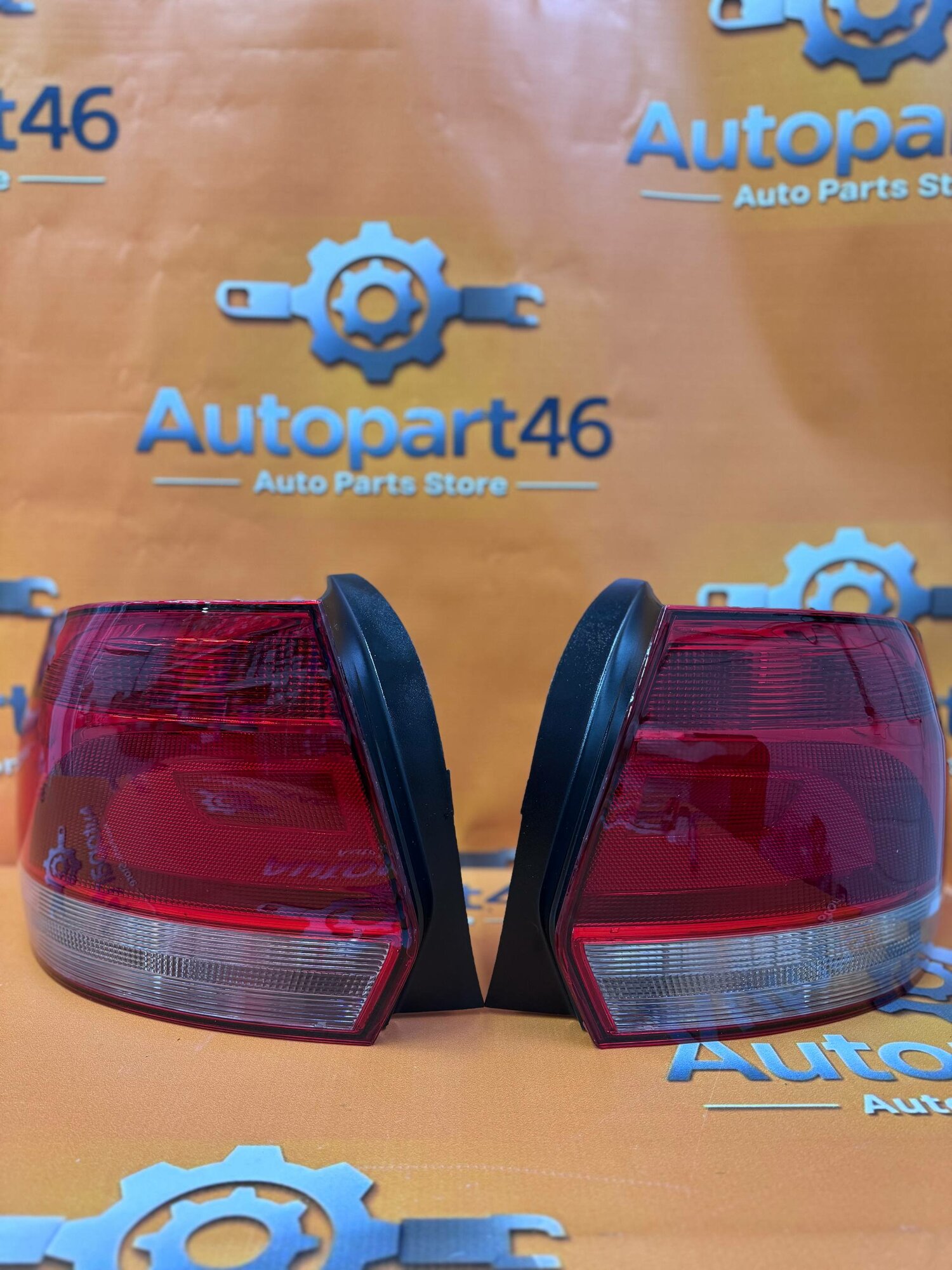 Задние фонари Поло Седан VOLKSWAGEN Polo Sedan 2010-2014 год комплект