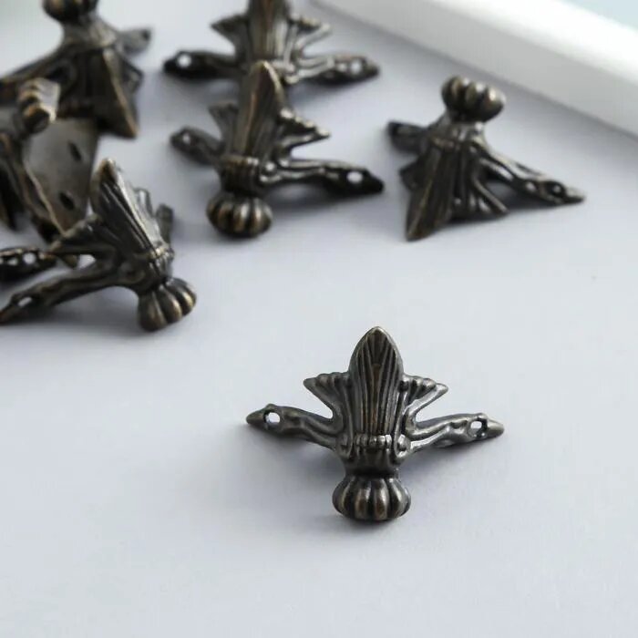 Уголок (ножка) для шкатулки металл "Фигурная" бронза 2,9-4 см 4шт