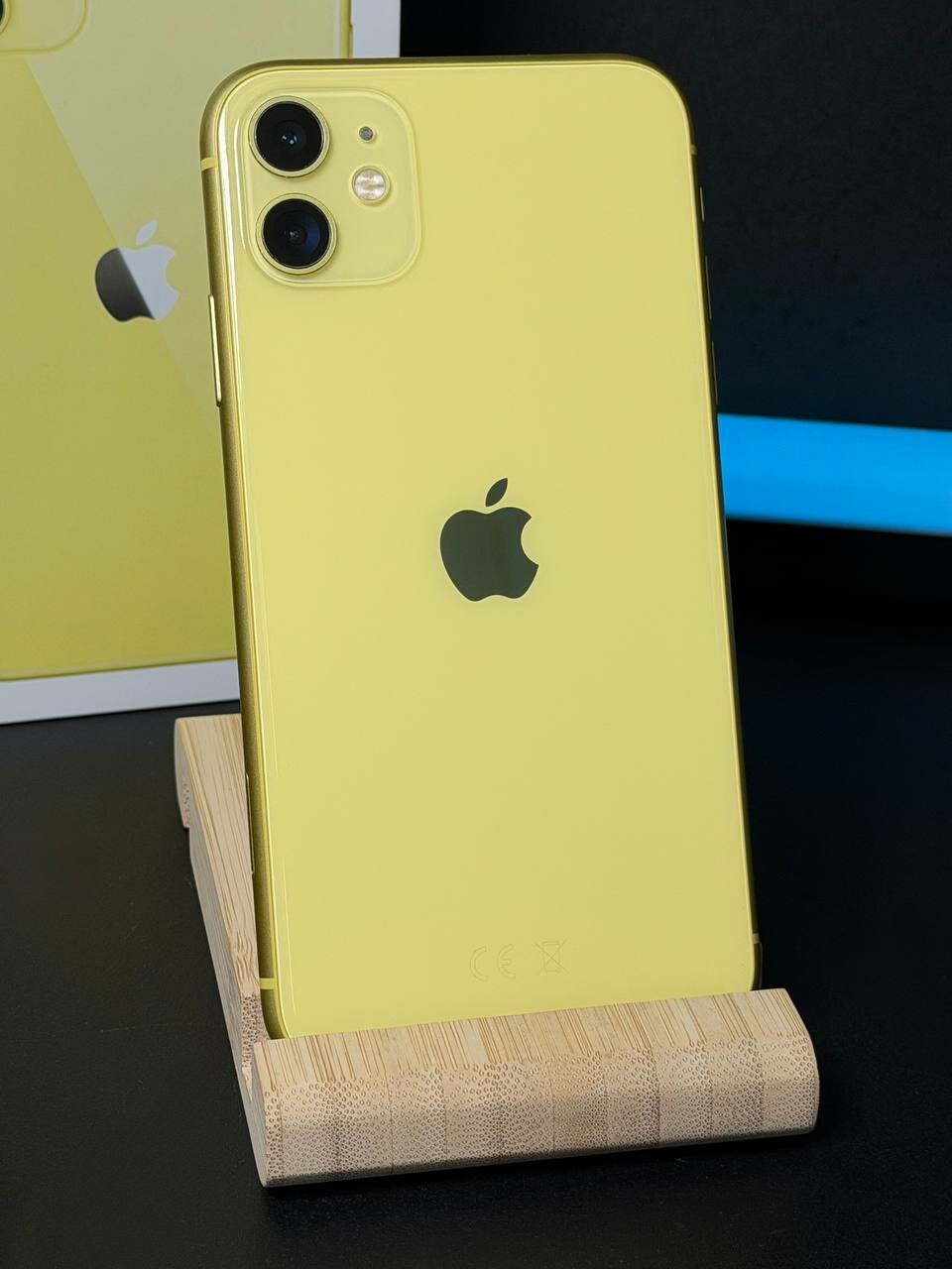 Смартфон Apple iPhone 11, 128 ГБ, nano-SIM + eSIM, желтый
